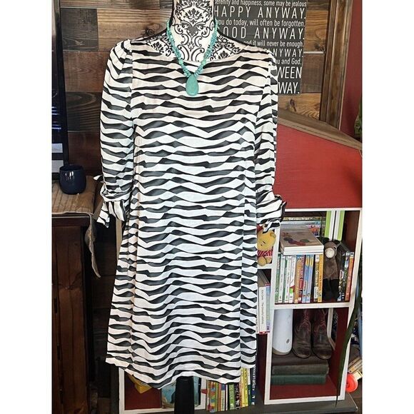 NICOLA | Dresses | Nico La Lined Dress Stunning Medium | Poshmark